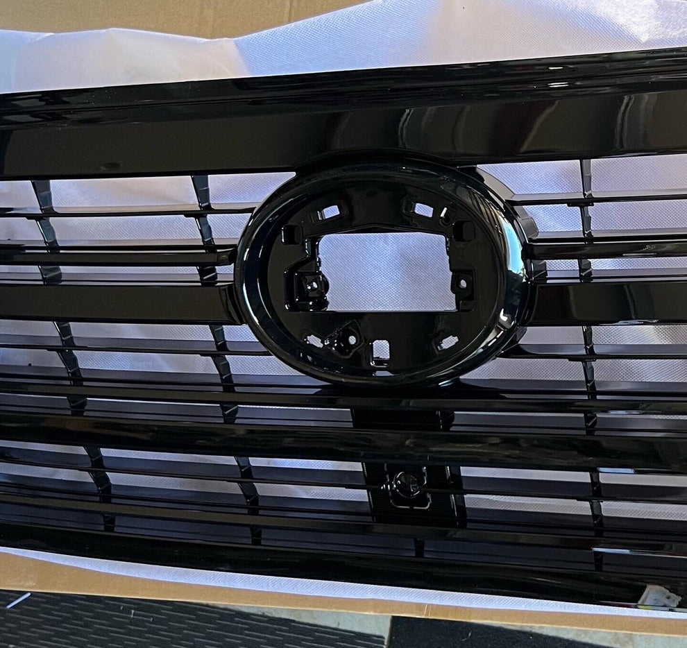 Toyota Landcruiser 300 Series Factory Style Grill – Complete Vehicle ...